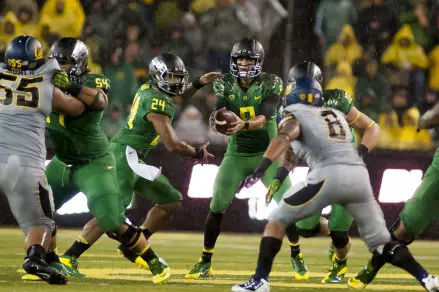 Teaching Running Backs How to Run the Inside Zone | FishDuck